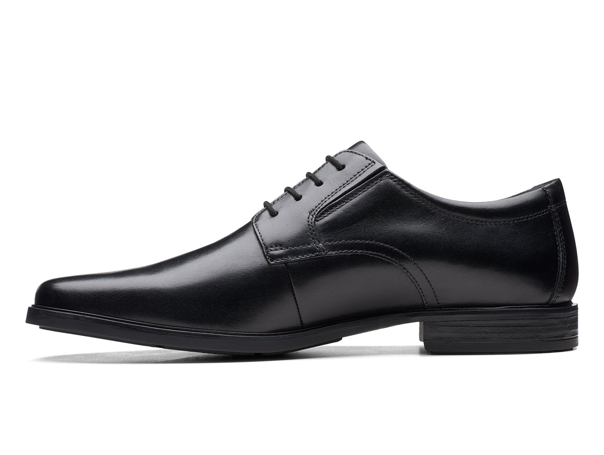 Clarks Howard Walk | Black Leather | Men’s Shoes at Walsh Brothers Shoes.